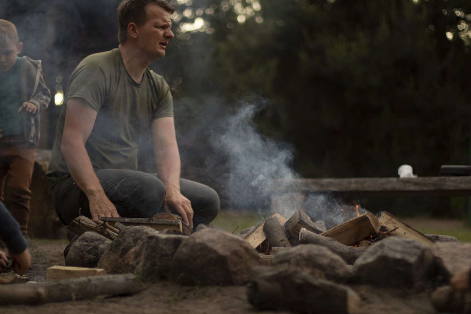 Leśny surwiwal z dziećmi: przygoda, dendroterapia czy sposób na relacje? - Klaudyna Hebda Blog